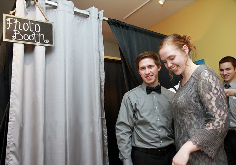Curtain Style Photo Booths – Photo Booth Plus Michigan